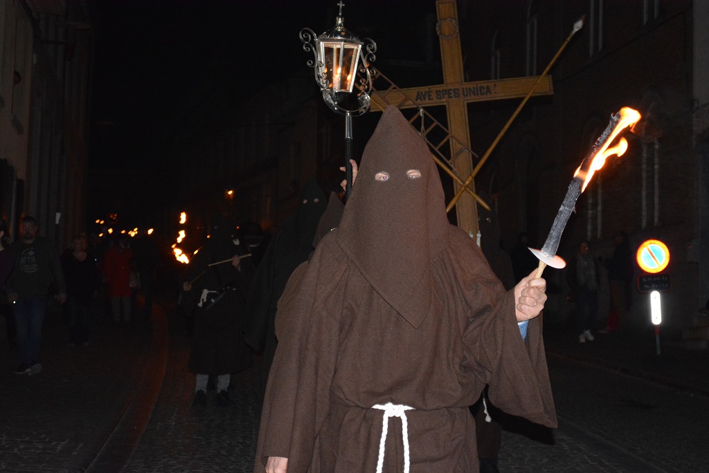 Lessines : la trilogie du Vendredi Saint a retrouvé ses rails ! - CathoBel